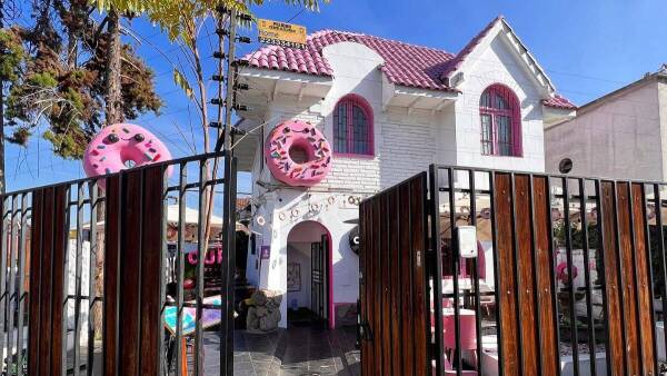 Local de donas en Providencia clausurado por pintar casa patrimonial de ...