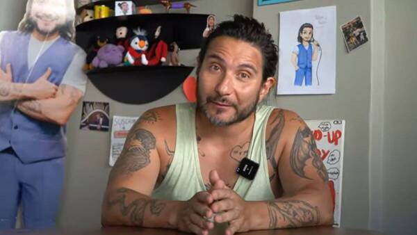 Felipe Avello debuta como youtuber con una entrevista a sí mismo