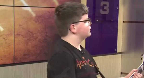 Niño de 11 años capta la atención de Mötley Crüe y 3 Doors Down por su ...